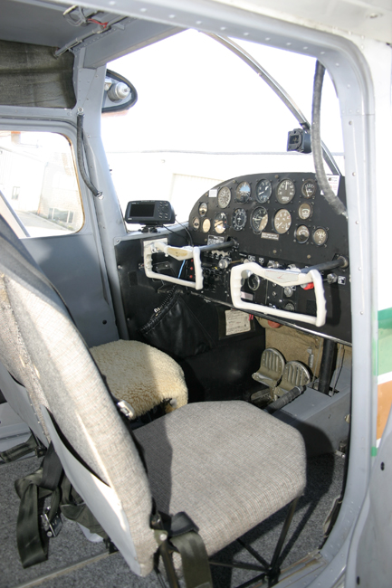 Cessna 180 aircraft pictures and information. Welcome to John 2031.com ...